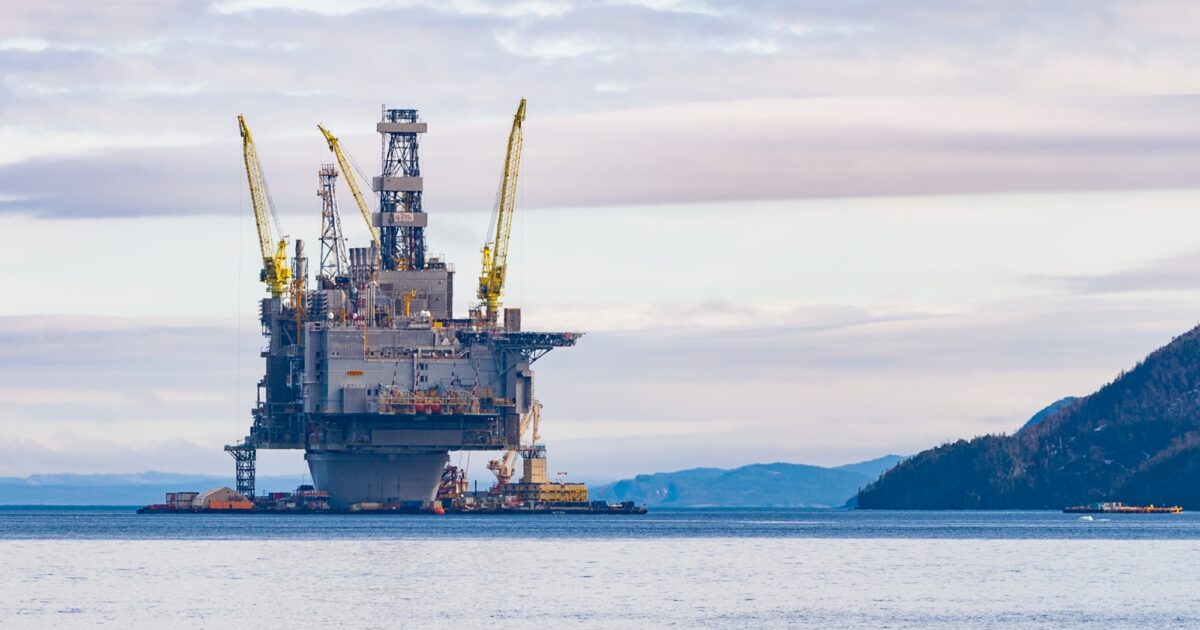 RMX UAE | Understanding the Differences in Base Oil Groups